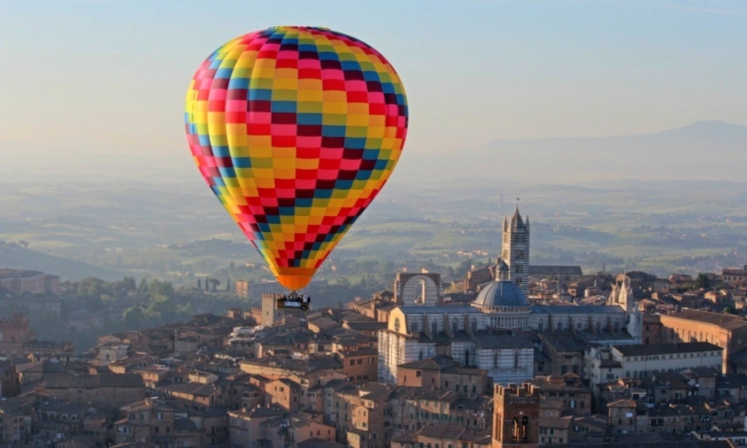 Giro in mongolfiera sopra Siena e la campagna toscana | musement