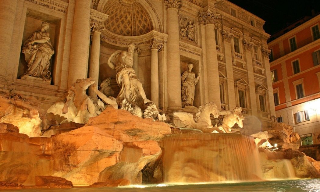 Tour Nocturno a Pie - Piazza di Spagna & Fontana di Trevi - Español ...