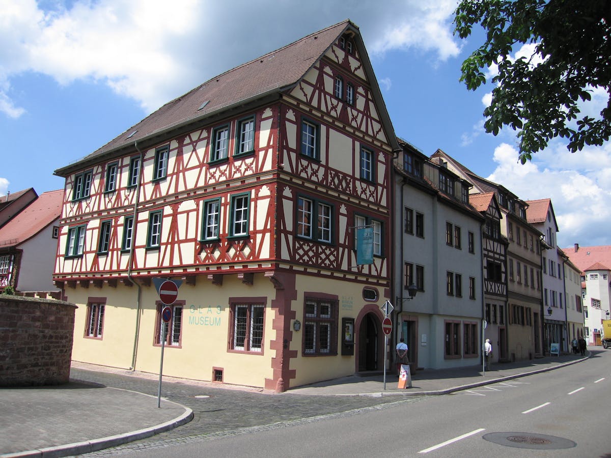 Walking Tour of Wertheim & Glass Museum | Atrakcje, wycieczki ...