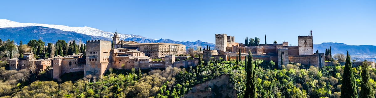 Visita guiada a la Alhambra desde Estepona, Torremolinos o Nerja | musement