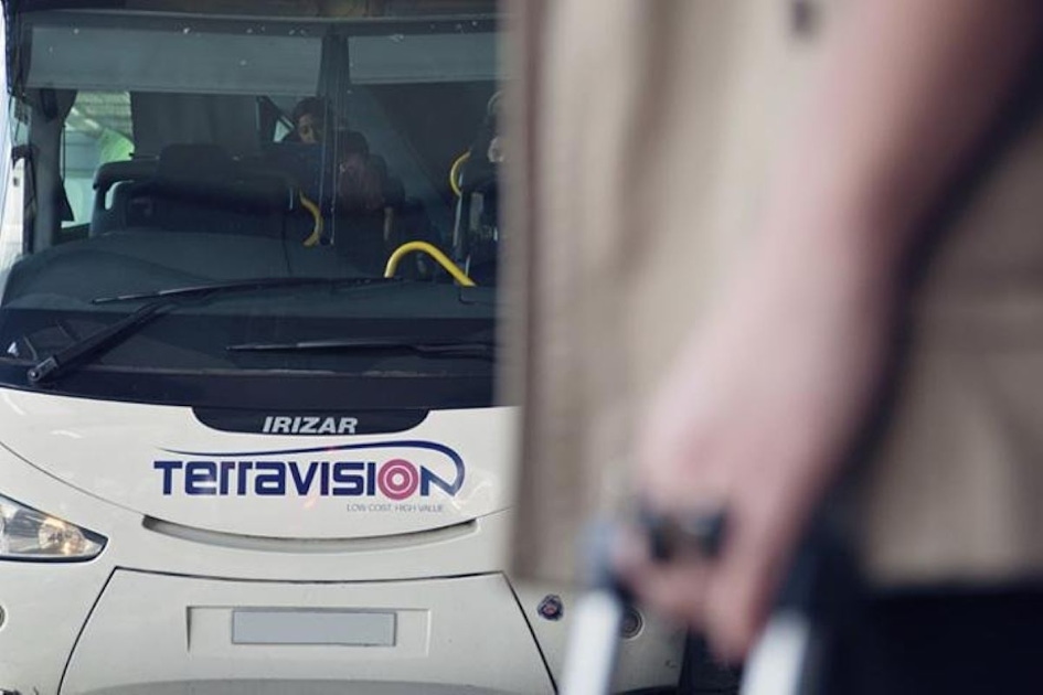 Bus transfer between Bergamo Orio al Serio airport and Milan city ...