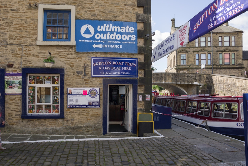 Skipton Canal self-drive day boats | musement