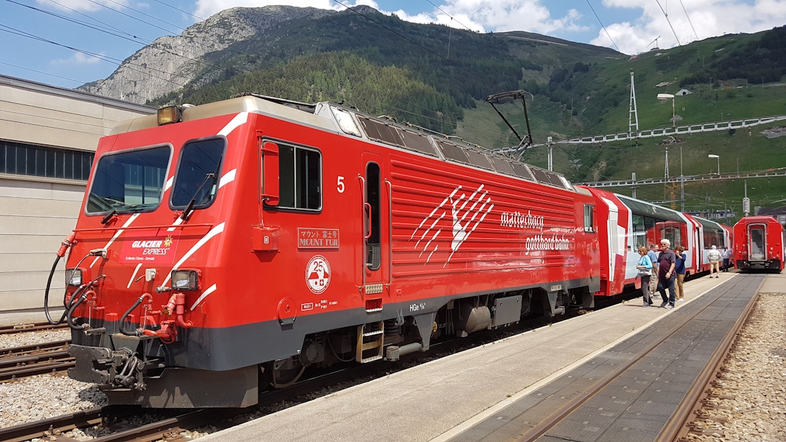 Private day-tour on the Glacier Express panoramic train from Zurich ...