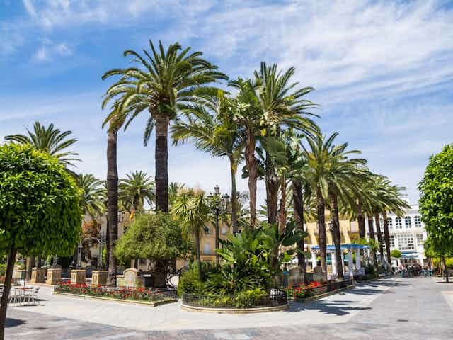 Tour of authentic Andalusian town Ayamonte from the Algarve | TUI