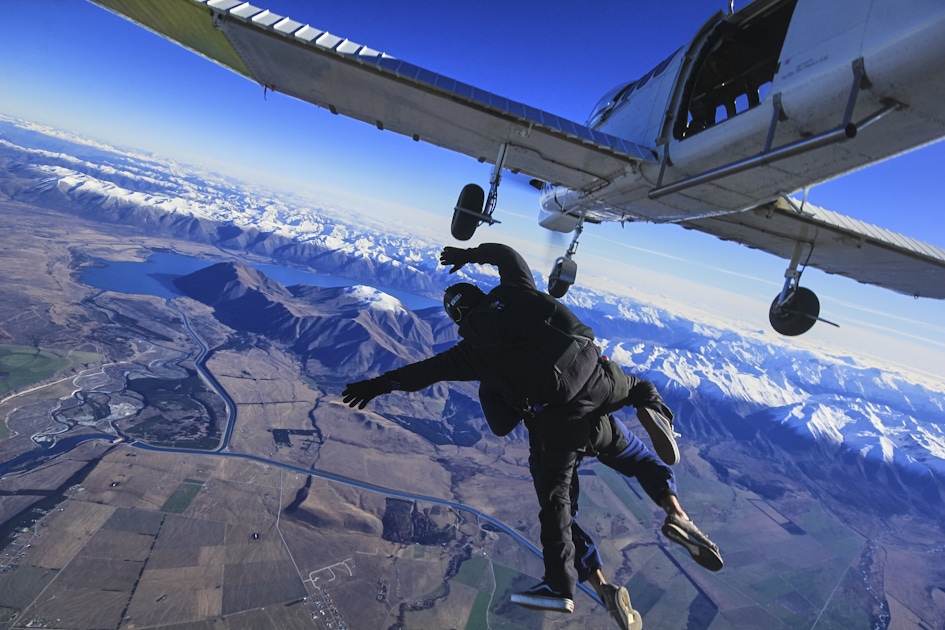 10,000ft skydive tandem over Mt. Cook | musement
