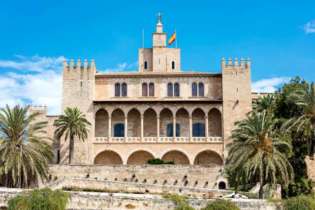 Palma by land and sea with free time, boat cruise and bus tour | TUI