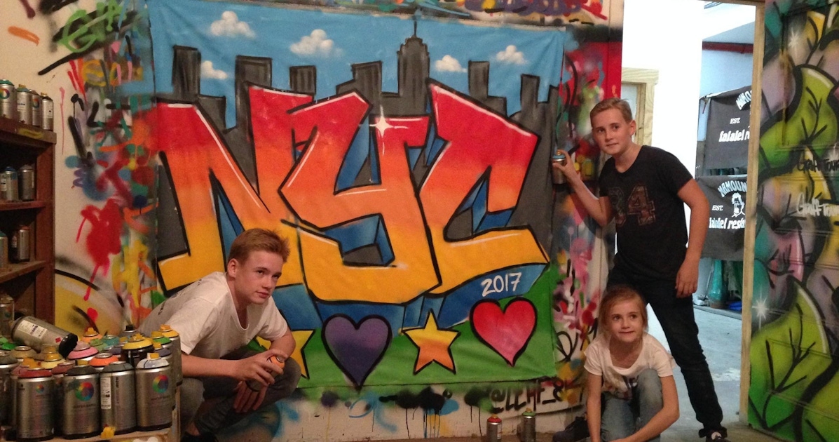 Brooklyn group graffiti workshop in NYC | musement