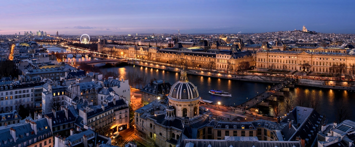 Evening cruise on the Seine river with a drink | musement