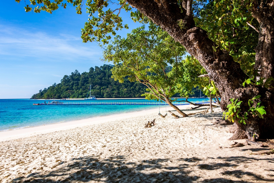 Ko Rok and Ko Haa by Speed Catamaran | musement