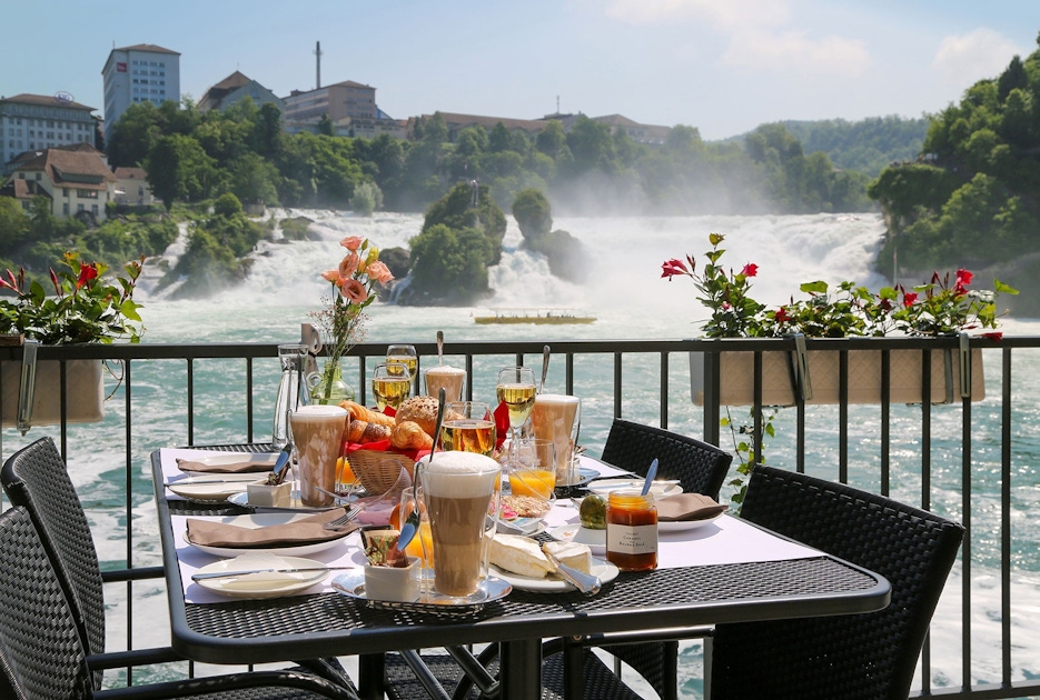 Rhine Falls sunday breakfast with early bird boat tour | musement