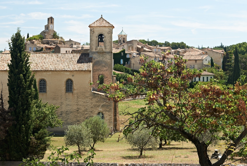Half-day trip to villages of the Luberon & olive oil factory from Aix ...