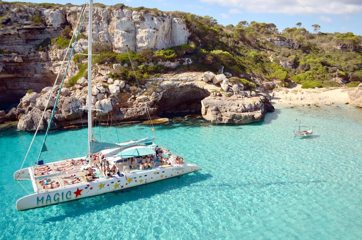 Magic Catamaran Cruise to Es Trenc with Transport | Atrakcje, wycieczki ...