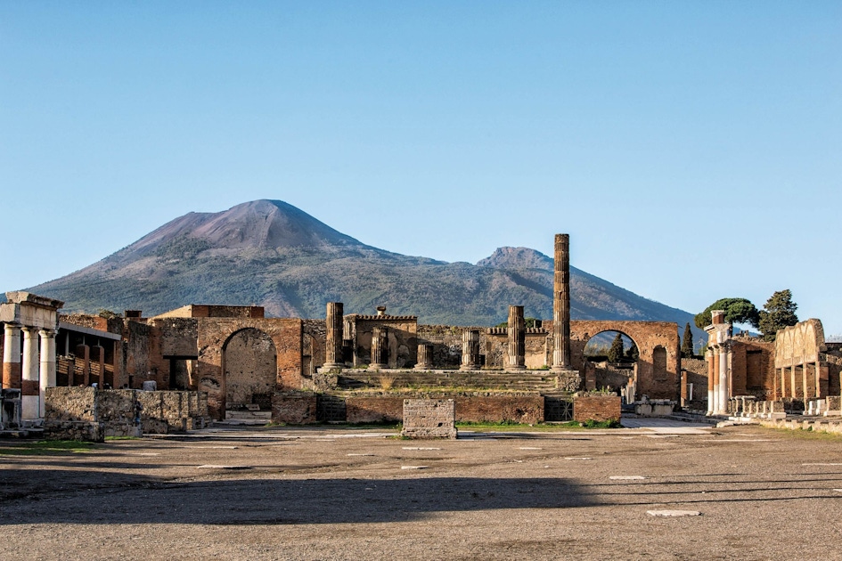 Pompeii and Vesuvius small group tour from Maiori with skip-the-line ...