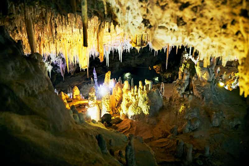 Guided tour of Hams Caves with Dinosaurland visit | TUI