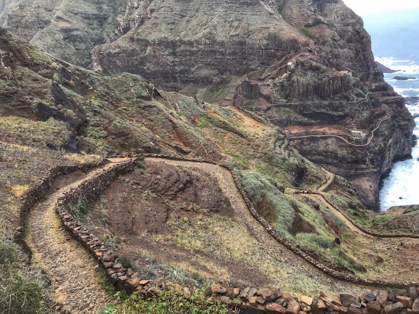Caminhada costeira da Ponta do Sol, via Fontainhas até Cruzinha | musement