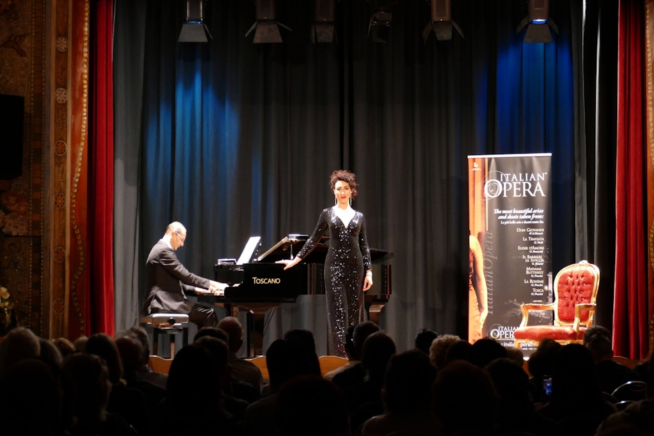 Italian Opera Show in Taormina | musement