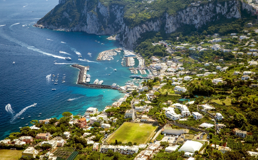 Full-day tour from Rome to Capri with roundtrip transportation | musement