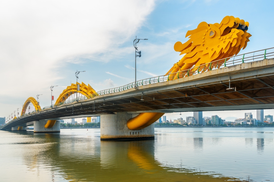 Private tour of Da Nang with Sun Wheel, boat ride and dinner | musement