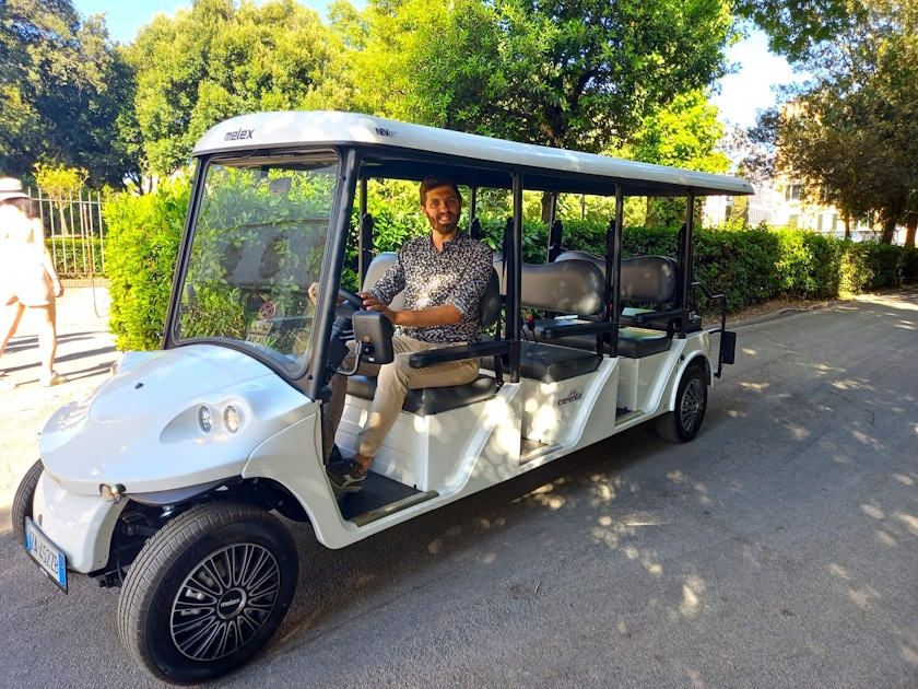 Guided golf cart tour in Villa Borghese Gardens | musement