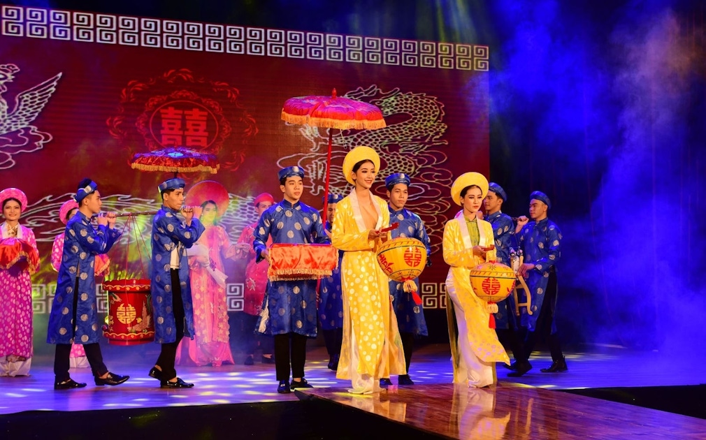 Hue city live Vietnamese traditional costume show with dinner | musement