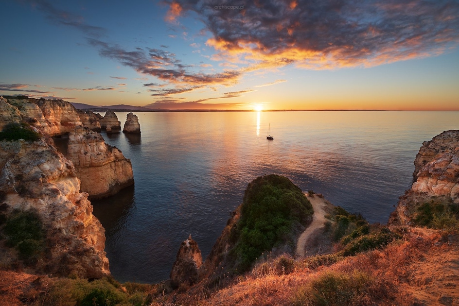 Ponta da Piedade sunset cruise from Lagos | musement