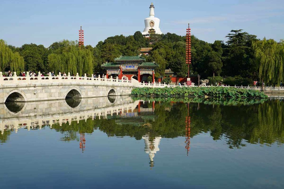 Beihai boat ride, imperial cuisine, and Beijing's old part guided tour ...