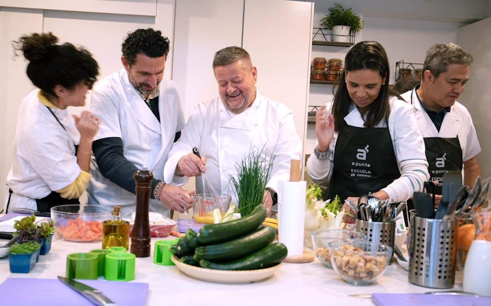 10 Tapas cooking class. | musement