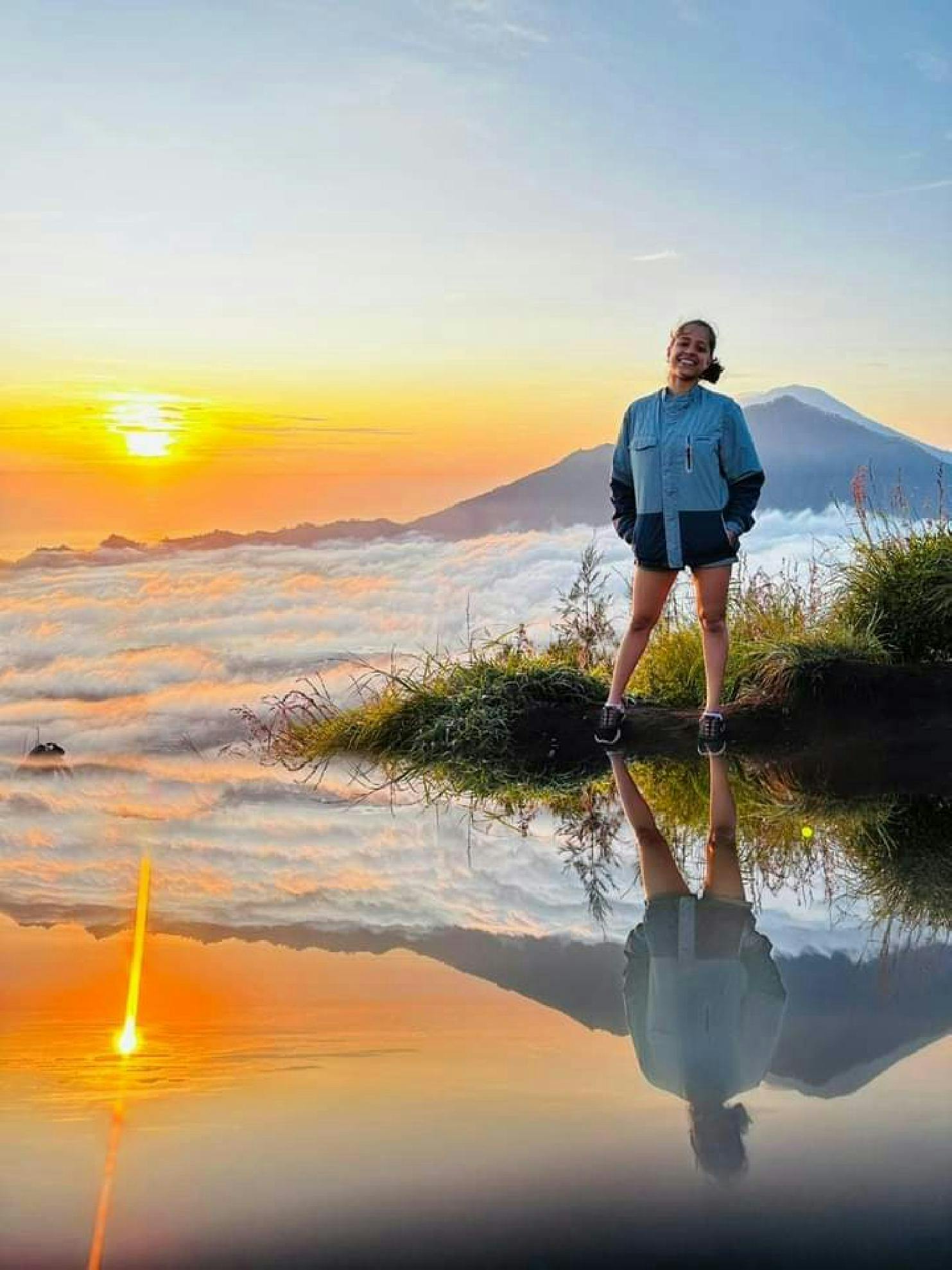 Randonnée au lever du soleil sur le mont Batur et arrêt dans une source ... Randonnée au lever du soleil sur le mont Batur et arrêt dans une source ...