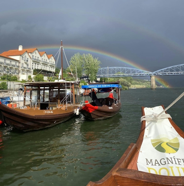 Rabelo Boat 1-Hour Guided Tour in Pinhão | musement