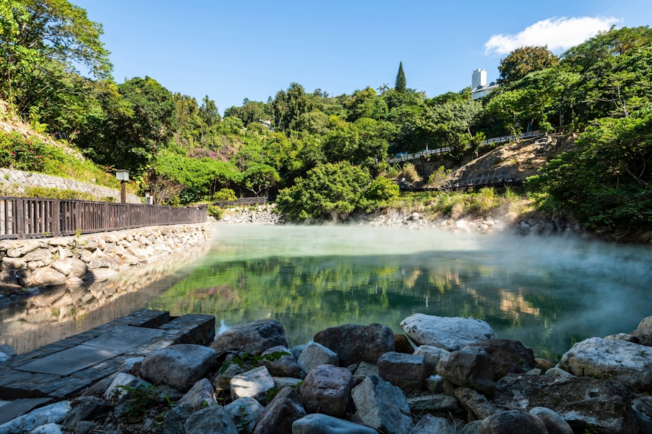 Full-Day Beitou and Yangmingshan Guided Tour from Taipei | musement