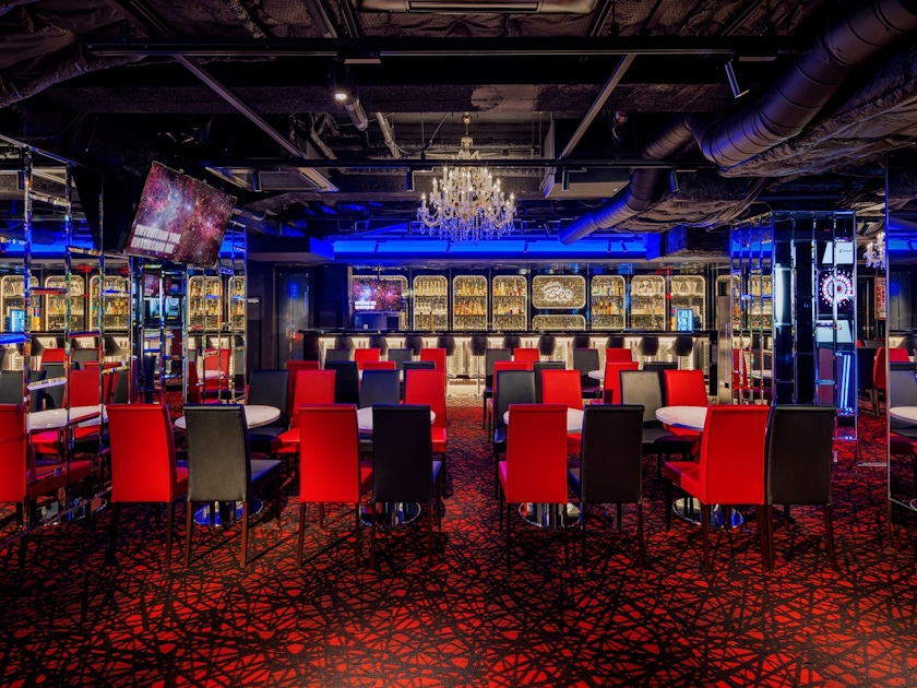 Night at Dining Darts Bar Bee Bee Namba in Osaka | musement