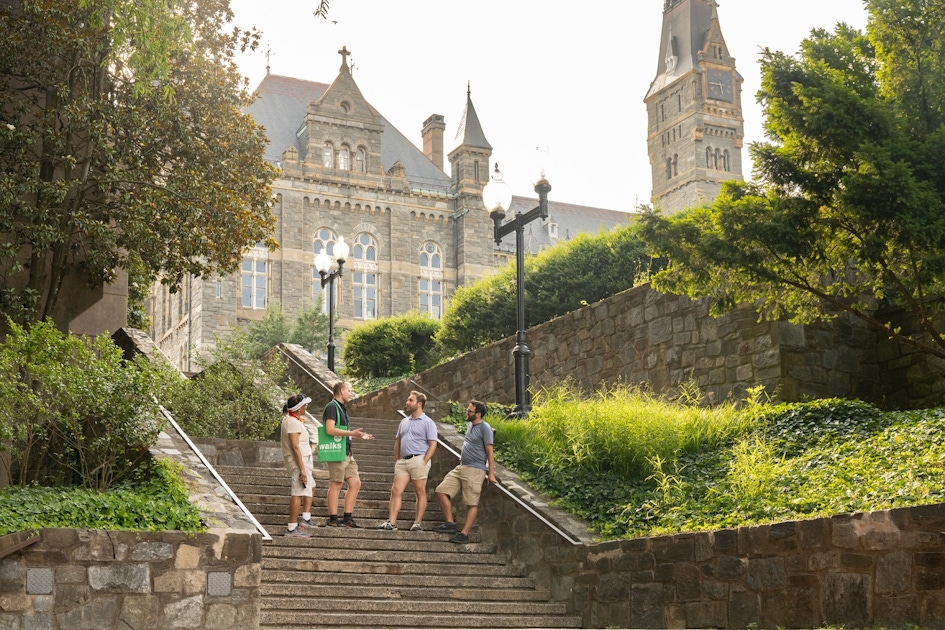 Georgetown guided walking tour with Potomac River cruise | musement