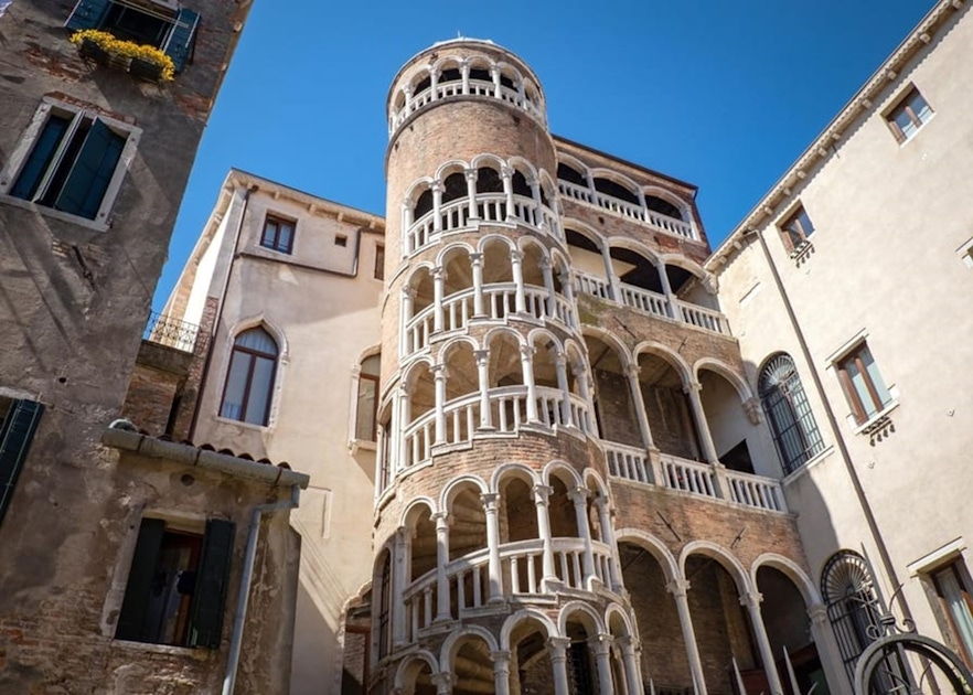 Hidden Gems Walking Tour with a Local Guide in Venice | musement