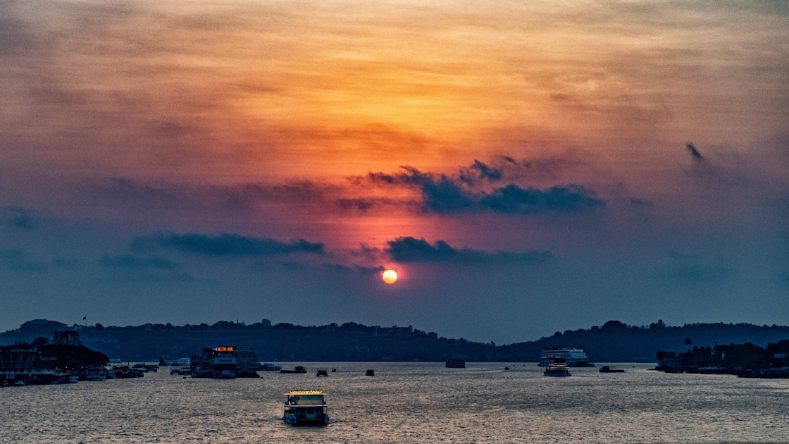 Goan sunset dinner cruise on the Mandovi River | musement
