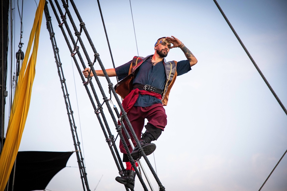 Yo Ho Pirate Sunset Cruise Show With Dinner Musement