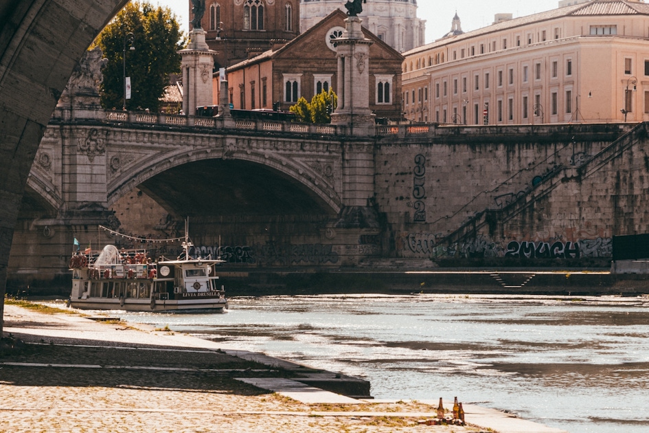 Discover Rome's History on a Unique Tiber River Tour | musement