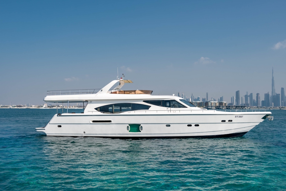 Luxury 85-foot Yacht Rental in Dubai for All Occasions | musement