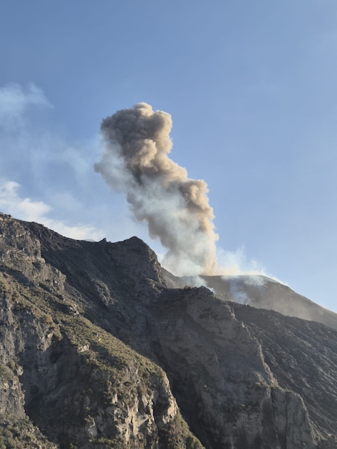 Guided trekking adventure on Stromboli volcano | musement