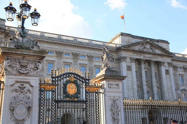 Buckingham Palace tour with Changing of the Guard | musement